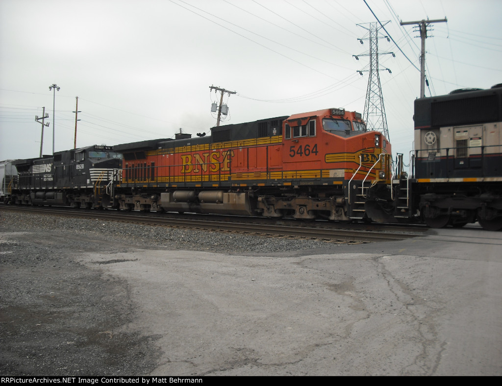BNSF 5464
